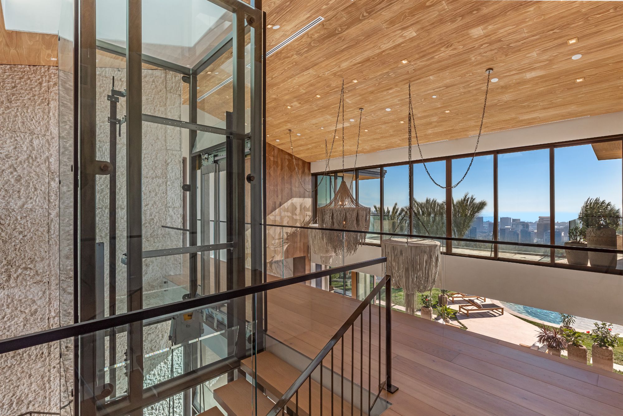 1625 Summitridge Drive